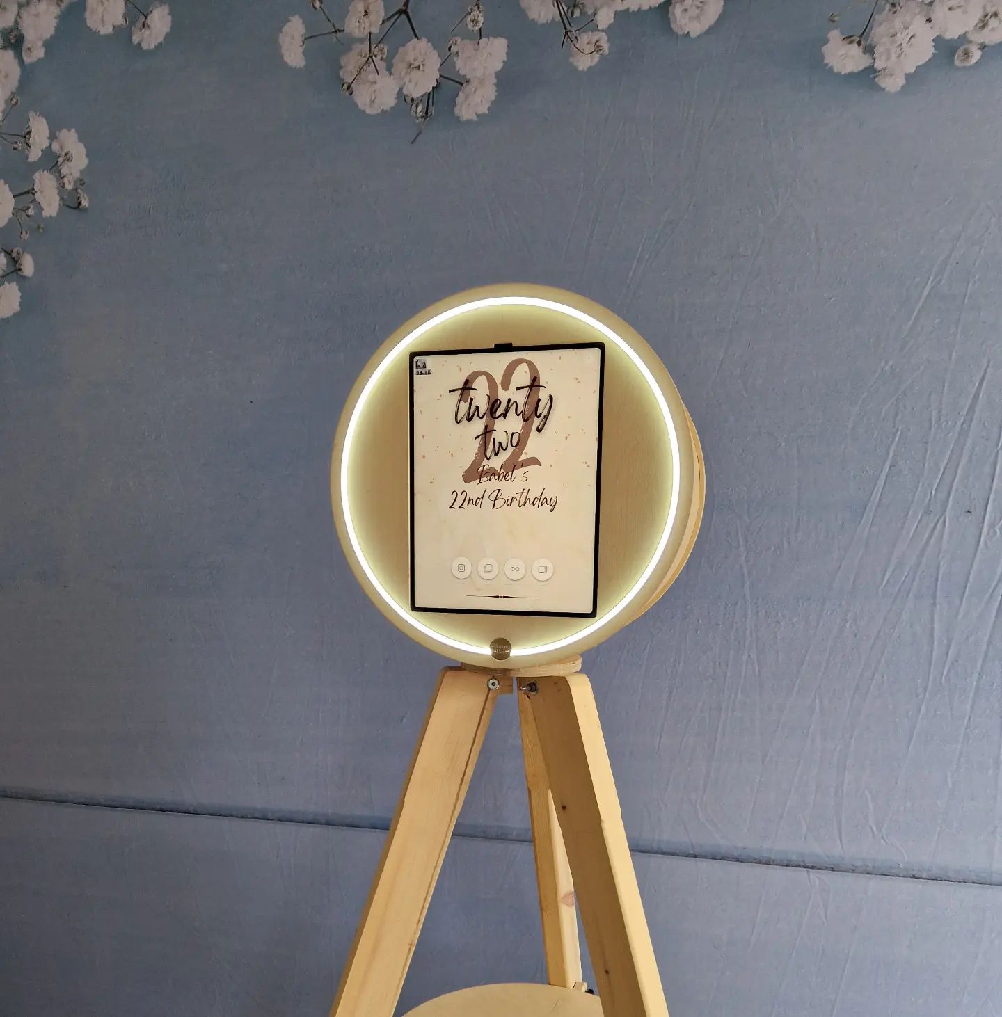 Elegant Classic Selfie Booth | Photo Booth | South East Entertainment Co.
